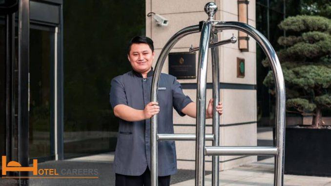 Bell captain là gì? Mô tả công việc tổ trưởng hành lý khách sạn
