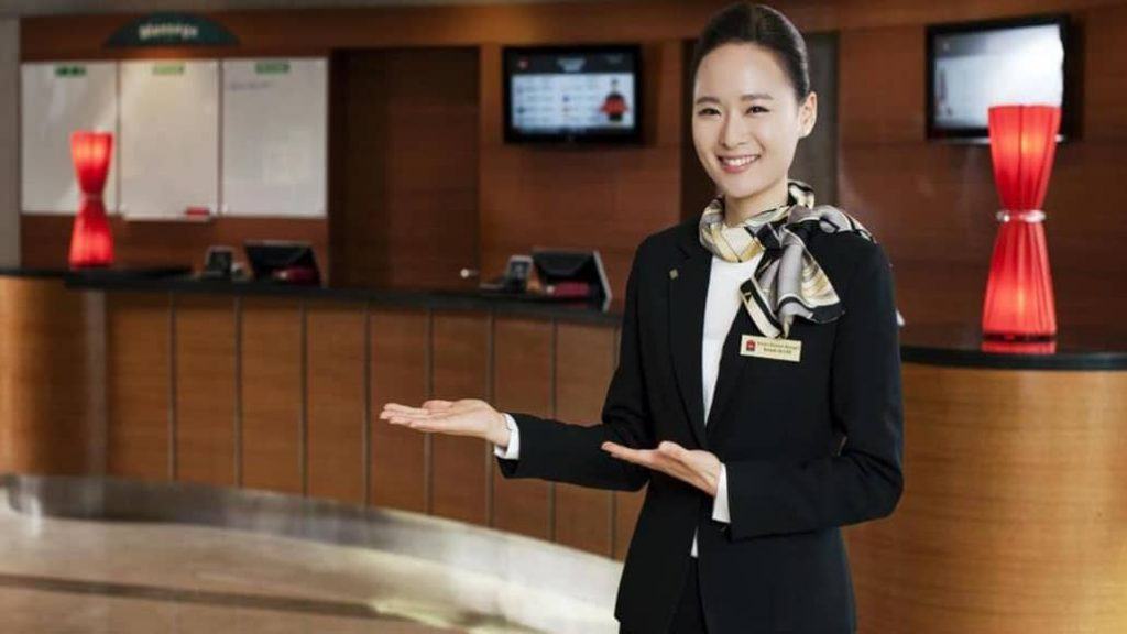 Bộ phận lễ tân: Sơ đồ tổ chức, vai trò và chức năng nhiệm vụ